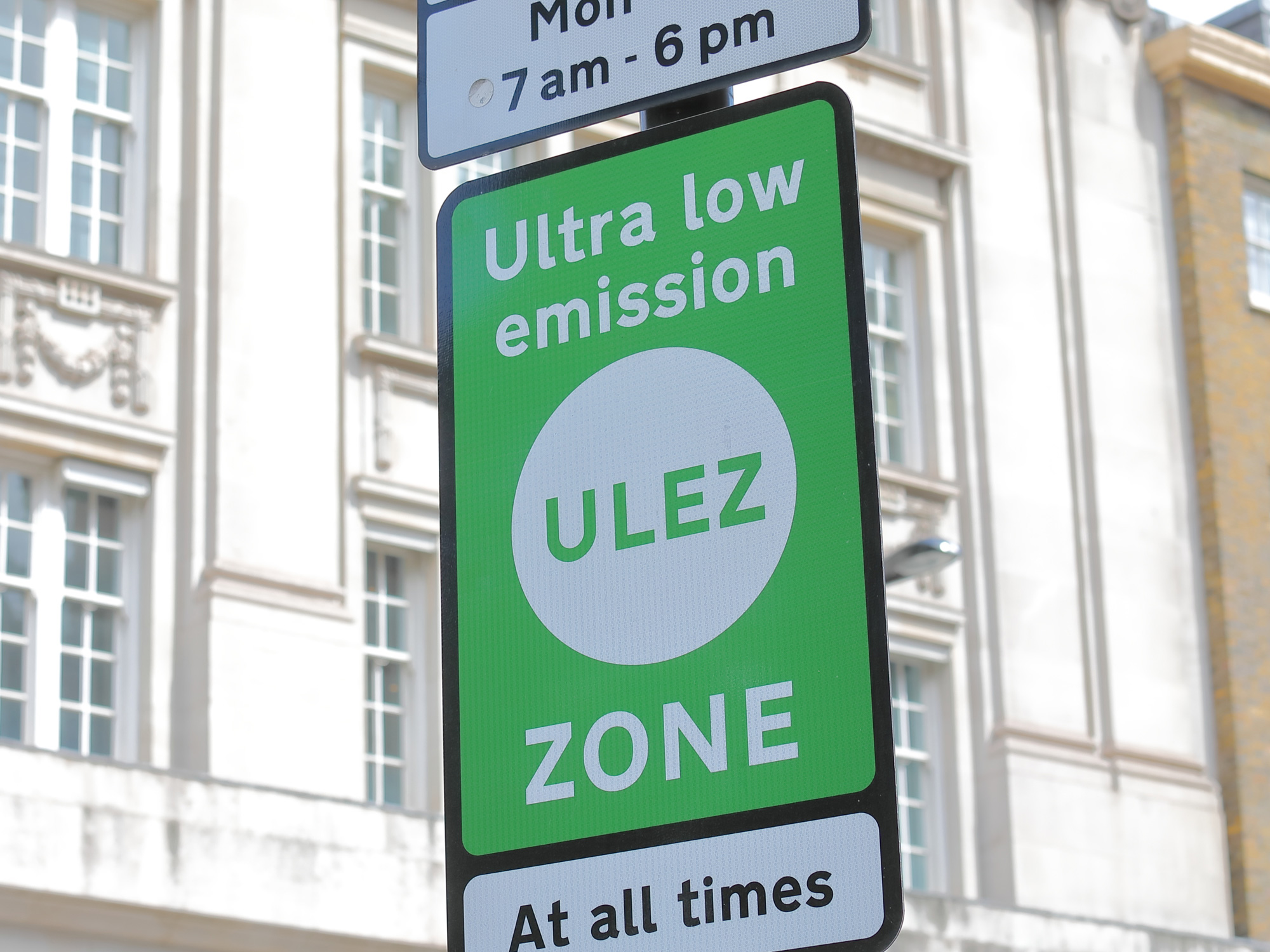 Four UK New Driving Laws Officially Come Into Force